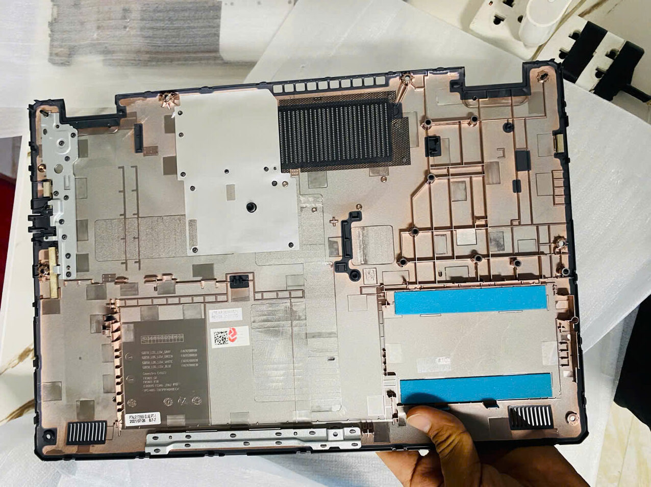 Thay Vỏ mặt D Laptop Dell Inspiron 3501 3502 3505 – hàng mới zin linh ...